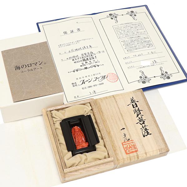【商品名】天然珊瑚護本尊 普賢菩薩 川口一光・作【サイズ】収納ケース：約H5.5×W34×D1.5cm【素　材】桃珊瑚【付属品】画像のみ【備　考】新品同様/新品購入後自宅保管品【ランク】A+【状　態】全体的に状態良いです。【中古ランクの見方...