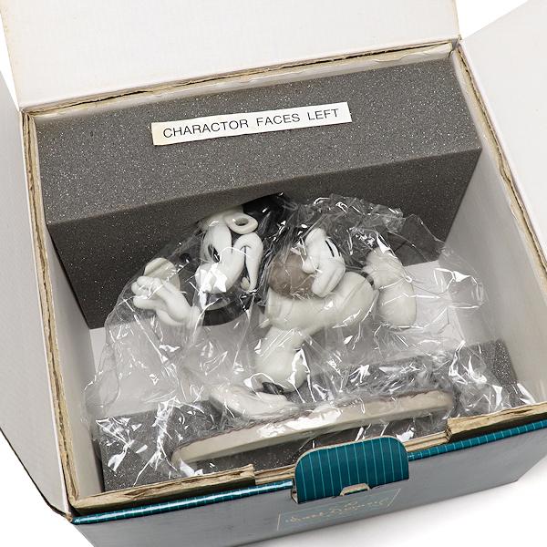 【ブランド】Walt Disney Classic Collection/ウォルト ディズニー クラシック コレクション【商品名】Rah!Rah!Mickey! Touchdown Mickey ラグビー【サイズ】約H14.5cm【素材/色...