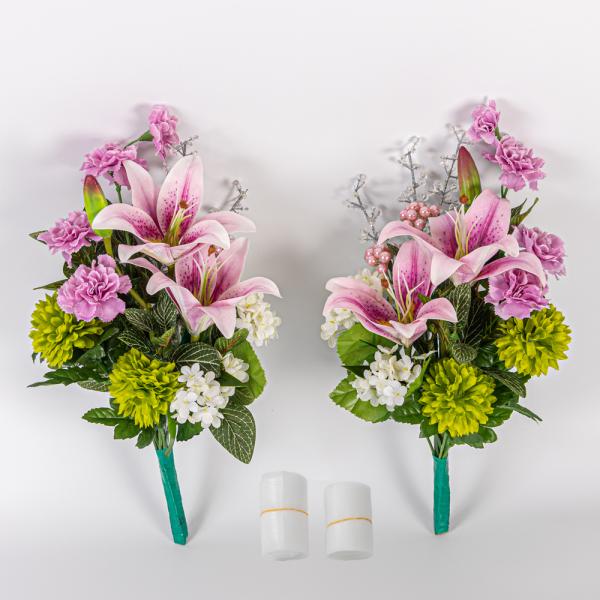 常時500種類を超える造花から、一つ一つ丁寧に手作業で花束を組み合わせています。【色止め加工】が施されているため、通常の造花よりも長く太陽の下でも美しい状態を保ちます。お墓用としてお供えするのはもちろん、仏壇用にお供えするのにも最適な造花で...