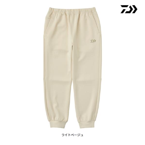 ダイワ パンツレインウェアの中着として使い勝手の良いスウェットパンツシンプルで普段着にも着用しやすいスウェット。加えて肌面部分には遠赤外線を発するダンロテック素材を使用し、極寒時の釣りをサポートする。インナーポケットには鍵の収納に便利なファ...