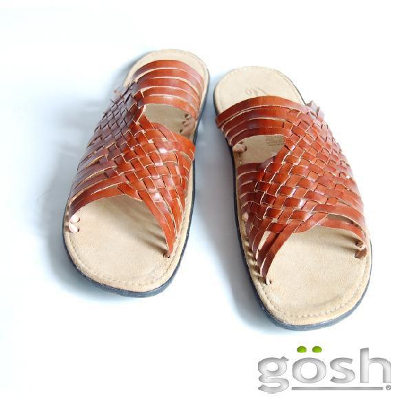ゴッシュ レザーサンダル Daganレザー紐編込みのエスニックな雰囲気のフラットサンダル！柔軟性のある絡み合ったストラップが、優しく足甲を包み込みます。フラットなので歩きやすく、オリジナリティ溢れるデザインは、エスニック・リゾート風からデイ...