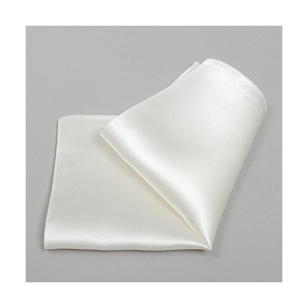 〜ポケットチーフ〜高級感あふれるシルク100％！日本製！ビジネスやフォーマルに！スーツ・ジャケットスタイルに！上品なアクセントを！ ホワイト　白■素材：　シルク100％■柄：　無地■サイズ：　約23.5ｘ23.5cm■原産国：　日本ポケット...