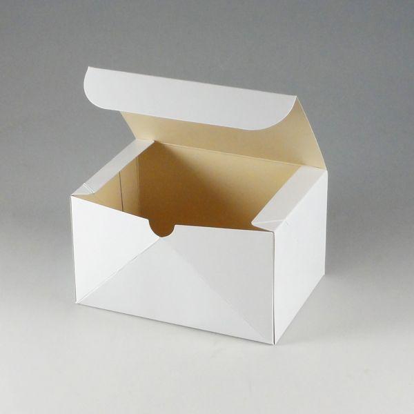 ●商品コード：061207-0242●JAN：4901755651119●入数：700枚●単価：25.73円/1枚(税込)●サイズ… 縦：105mm 横：150mm 高さ：85mm●商品説明：目安：ケーキ3個用。●沖縄・離島・一部地域は送料...