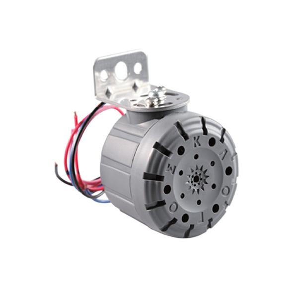 ●高音質スピーカーを採用し、小型ながら良い音を奏でます。●リアゲートの上げ忘れを抑止します。●リアゲートスイッチに接続し、ONにすると「リアゲートの電源が入っています。確認してください。」と音声が流れます。●サイズ：φ65×奥行き53mm(...