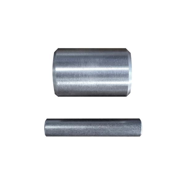 ●ローラーが摩耗した際に、互換品のローラーへ交換！●高品質の日本製です。●ローラー：φ25×長さ36.5mm●シャフト：φ9.5×長さ50.0mm●材質：ローラー／ステンレス、ピン／スチール●自重：0.13kg※本商品は、メーカー純正品のロ...