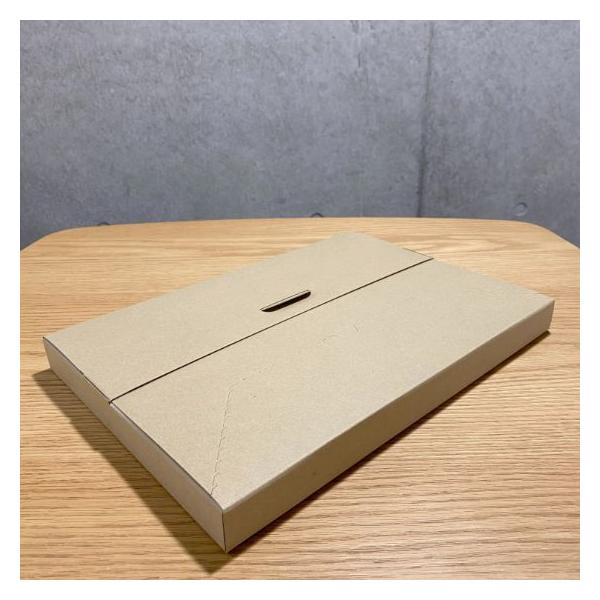 ※画像で、茶と白のボックスが映っていますがイメージです。※画像の4個重なっているBOXは上から【茶、白、白茶の表(白）、白茶の裏（茶）】です。※コチラの商品は、表裏が茶のBOXになります。【クラフト色】A4サイズ ゆうパケット用 段ボール箱...