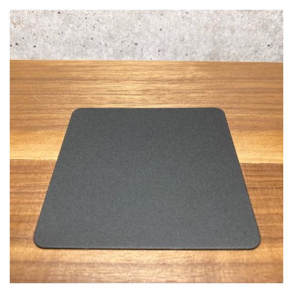 紙製 マットブラック コースター 角型◇BARやカフェ、おしゃれな飲食店に！◇質感の良いマットブラックの紙製コースターです。◇コースターの厚みも1.0mmあり、しっかりしてます。◇種類は2種類、丸型と角型があります。●色：マットブラック●材...