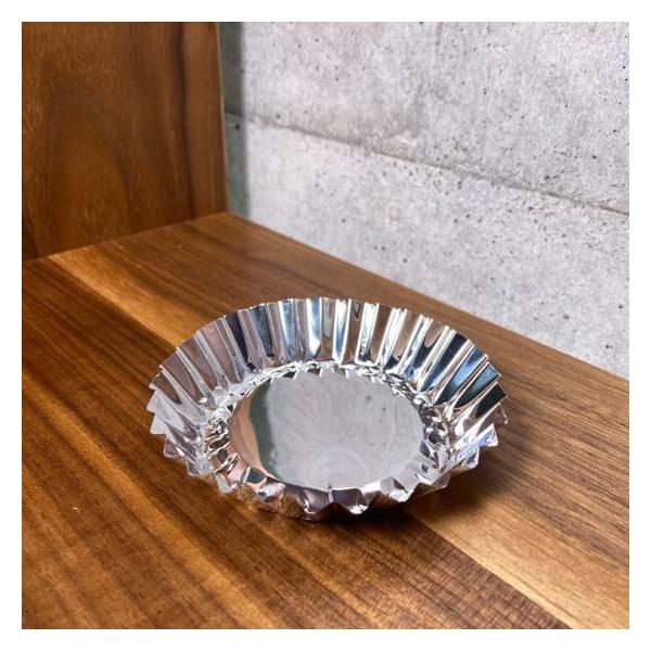 M7 マドレーヌ 7号 銀40μ（合紙ナシ）◇定番のマドレーヌのアルミケースです。◇生地を流してそのまま焼くことができます。●材質：アルミニウム●形状：マドレーヌ●厚み：40μ●サイズ（底×高さ）：76×22mm●入数：1000枚