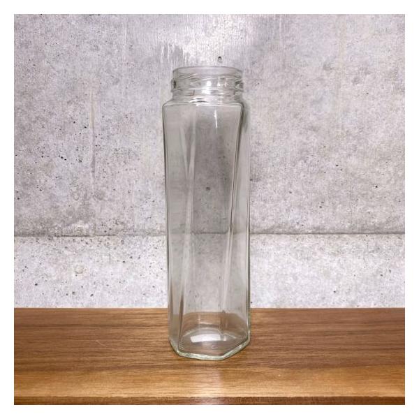 味彩200 六斜角ST 瓶（本体）◇ドレッシングや液体の調味料入れに！◇対応の蓋は8色あるので用途や中身によって変えれます。【味彩シリーズ】●容量：約 200ml●重量：約 195g●口部：43ツイスト●サイズ（胴径×高さ）：47.6×H1...