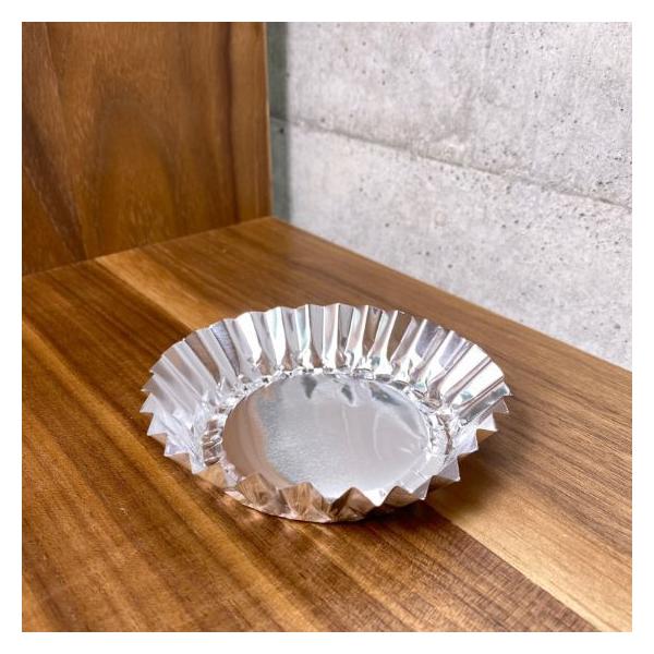 アルミケース フジアルミケース厚手　マドレーヌ　（合紙ナシ）　◇マドレーヌのアルミケースです。◇おかずカップの厚みのマドレーヌ型です。（ペラペラです）●材質：アルミニウム●形状：マドレーヌ●厚み：12μ●サイズ（底×高さ）：76×22mm●...