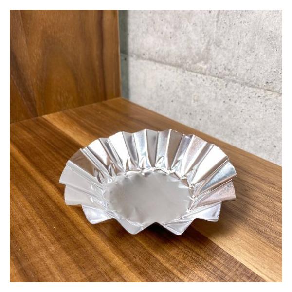 フジ　アルミケース　ひまわり 小 （合紙ナシ）◇厚手のアルミケースです。◇焼き菓子やおかずカップに！●材質：アルミニウム●厚み：30μ●サイズ：59×H33mm●入数：2000枚（100枚×20枚）