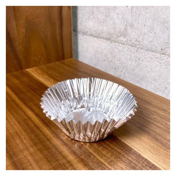 フジ　アルミケース　１０Ｆ （合紙ナシ）◇通常のアルミケースです。（ペラペラです）◇焼き菓子やおかずカップに！●材質：アルミニウム●厚み：12μ●サイズ：55×36mm●入数：5000枚（500枚×10枚）