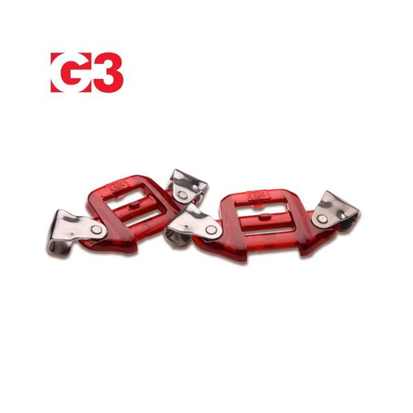 アルピニストスキンのテールストラップに取付しツインチップのスキー板へしっかりと固定できます。