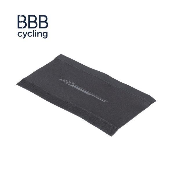 チェーンの叩き傷を防止・特別なカットデザインで大部分のチェーンステーに適合・高品質で丈夫なネオプレーン素材でチェーンステーを保護しチェーンによるキズを防止・伸縮性のある素材なので完全にフイット・ベルクロストラップでしっかり固定参考重量:20...