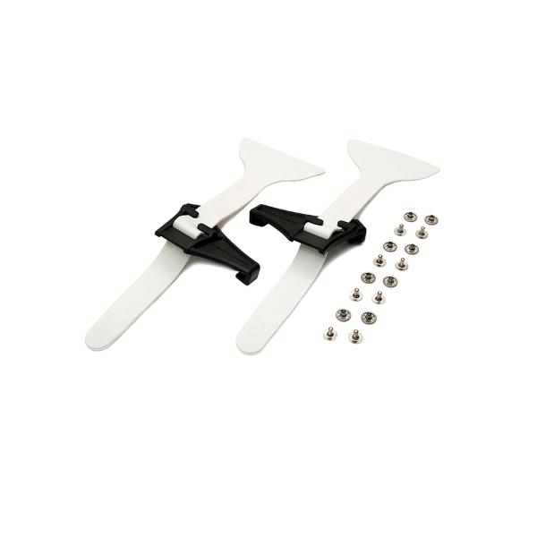 Splitboard用テールアタッチメント4つのリベットを使って簡単にスキンの装着が可能。金属製のVフックは、あらゆるスキーの先端形状に適合します。位置決めと調整が大変簡単に行えます。