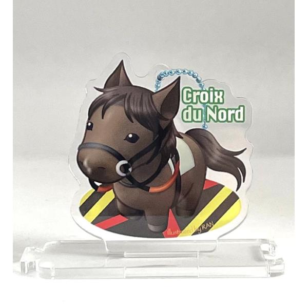【発売日：2025年09月08日】こちらの商品は競走馬「クロワデュノール」をモチーフにしたアクリルスタンドです。ボールチェーンがついているので、アクリルキーホルダーとしてバッグなどお好きな所に付けることがもできます。台座が連結できるようにな...