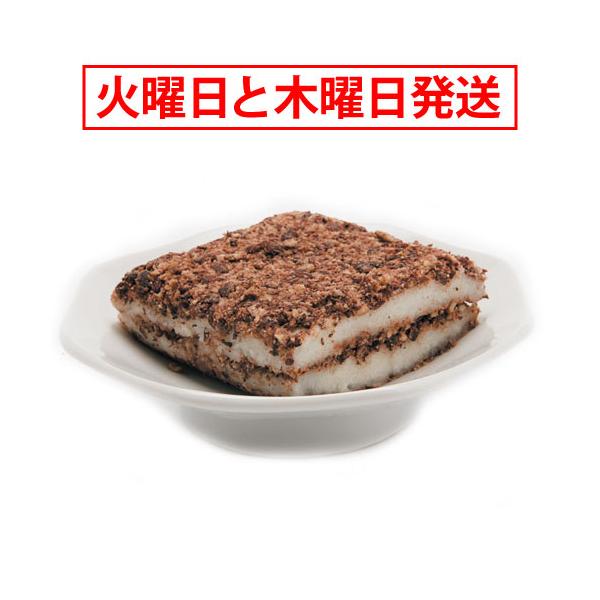 うるち米で作られ各層にあずきのあんが、のっています。あまり甘くないお餅ですが、歯ごたえがあります。