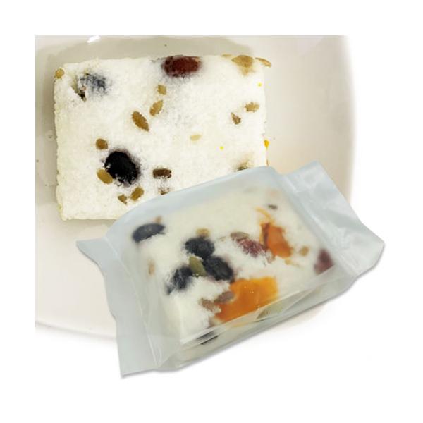 うるち米で、いろんな豆や干しかぼちゃなどを入れた栄養満点とお餅です。