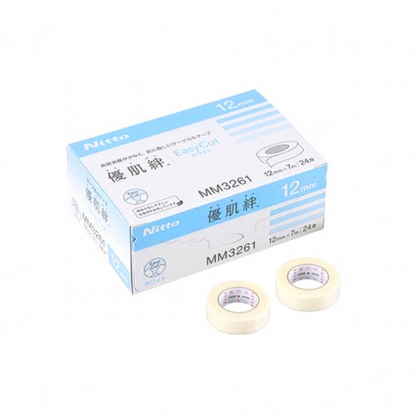 商品名：優肌絆EasyCutホワイトサイズ：25mm×7ｍ　入り数：12巻/箱型　式：MM3261製造元：日東電工株式会社販売元：株式会社ニトムズテープ材質：不織布（白）アクリル系接着剤