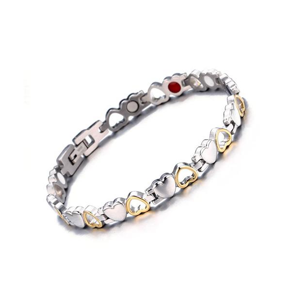 クールなデザインでどんなファッションにもマッチするデザイン。アクセサリの様なファッション感覚でご使用いただけます。人間の身体にはごく微弱な電気が流れており、プラスとマイナスの電気のバランスがくれると体調不調になると言われています。ブレスレッ...