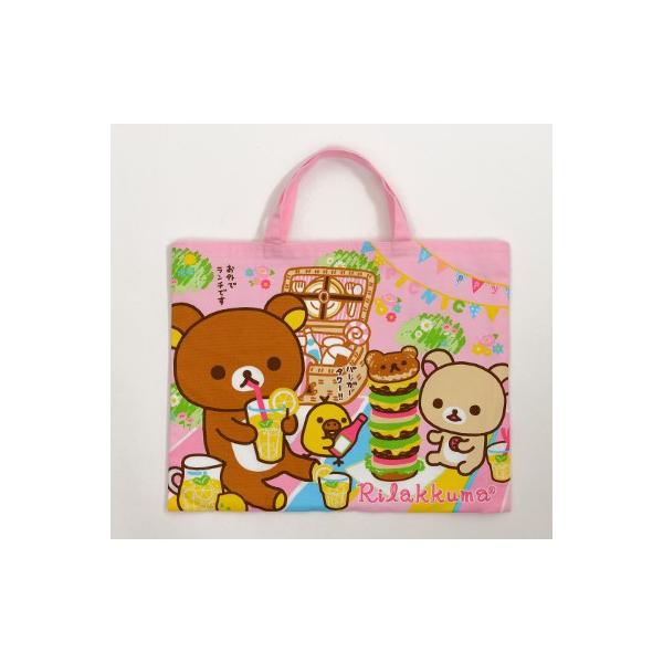 リラックマのレッスンバッグ（マチ無し）素材：綿100％サイズ：約370×295mm （持ち手含まず）日本製株式会社サロンジェ