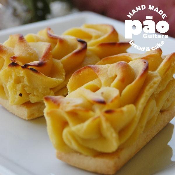 鳴門金時100％のスイートポテトは、サツマイモそのもの！余計なものを使用しないから飽きのこない手作りの味わいをお楽しみいただけます。底の部分に塩味のクッキーを敷きポテトの美味しさを更に引き立てています。───────────────────...