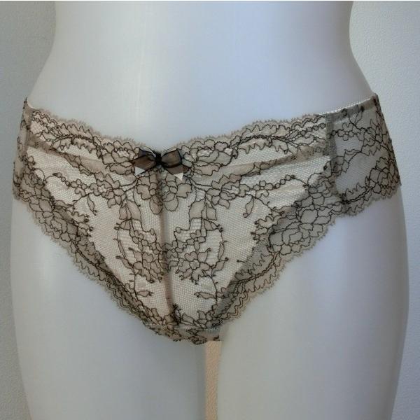 ♪♪エッセンス バイ トリンプ、スタイリッシュで洗練された、Tバックショーツ♪♪　＜POINT＞■メーカー希望価格１枚　4,500円＋税■ブランドESSENCE by Triumph(エッセンス バイ トリンプ)■商品番号　T75-8294...