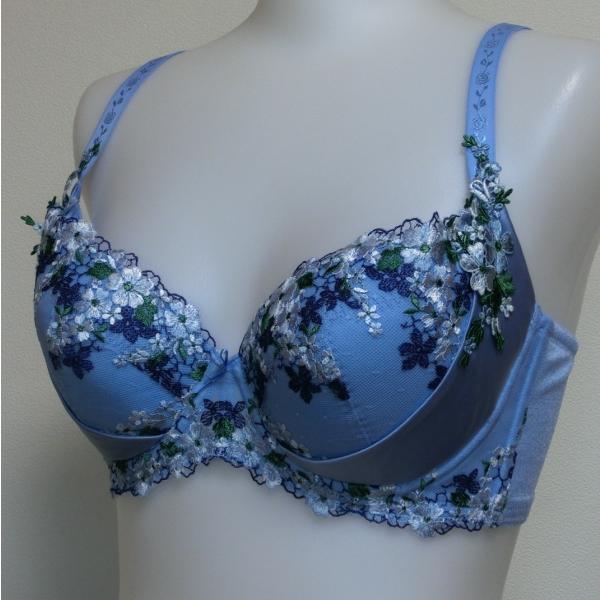 カップサイドのエンジェルスリムシートとボーン脇からしっかり寄せてスリムに保形性に優れたカップ素材 エンジェルクッションライトソフトで軽い着けごこちできれいなバストラインをメイク＜POINT＞　商品番号 : 10195955型番 　　: TR...