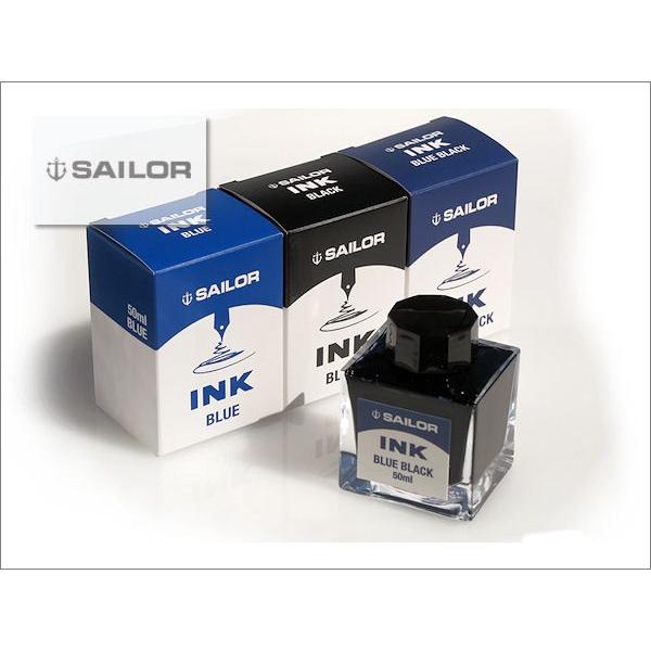 ●万年筆用ボトルインク内容量 ： 50ml外形寸法 ： W53×D44×H70mm外箱寸法 ： W55×D47×H76mmインク ： 染料インクカラー　：　ブルー／ブラック／ブルーブラック※「新パッケージ・ボトル」旧来品と容器パッケージが異...