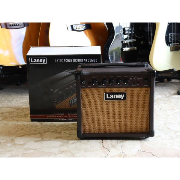 レイニーのアコースティックアンプ、LA15Cが中古で入荷しました！アコースティックアンプとしてはかなり小型で軽量なので手軽に持ち運びたい方や自宅練習用アンプをお探しの方にオススメ！通常のエレアコでの使用ももちろん可能ですが、ゴダンのエレガッ...