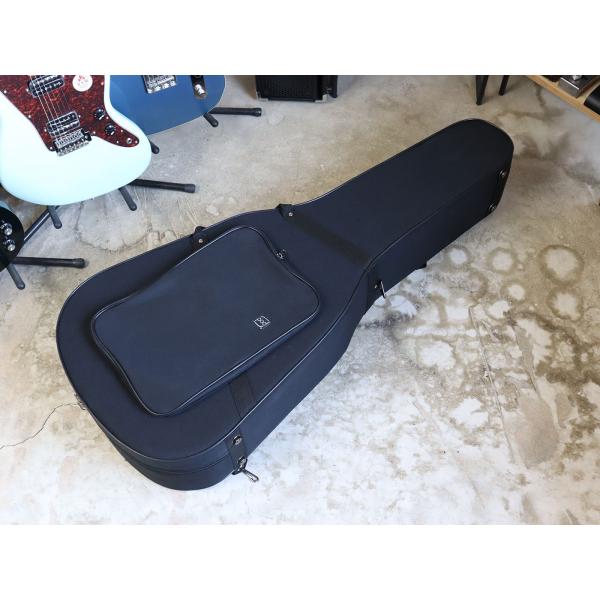 STENTORのアコースティックギター用セミハードケース、SFC-100が中古で入荷いたしました。ドレッドノートサイズのギターを収納でき、ハードケースのように持ち運ぶことはもちろん、付属のストラップを取り付けてリュックのように背負うことも可...