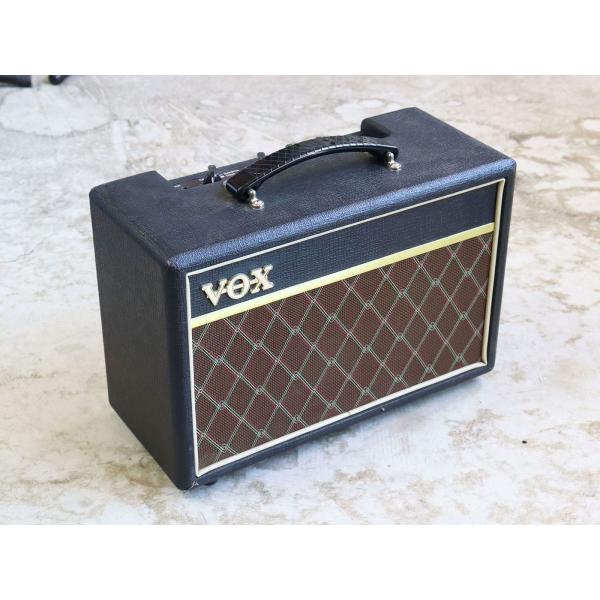 VOX PF-10 Pathfinder 10が中古で入荷しました。自宅練習に最適なギターコンボアンプ！クリーンとオーバードライブの2ch仕様となっており、シンプルな操作性ながら幅広い音作りが可能です。正面下部に写真のような欠けを伴う傷のほ...