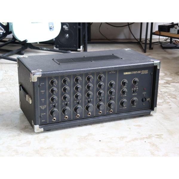 YAMAHA INTEGRETED MIXER EM SIRIES MODEL 95 が中古で入荷しました！80年代に販売されていたエコー(リバーブ)、ディレイを搭載したアナログパワードミキサーです。年式相応に写真のような細かな傷や汚れはあ...