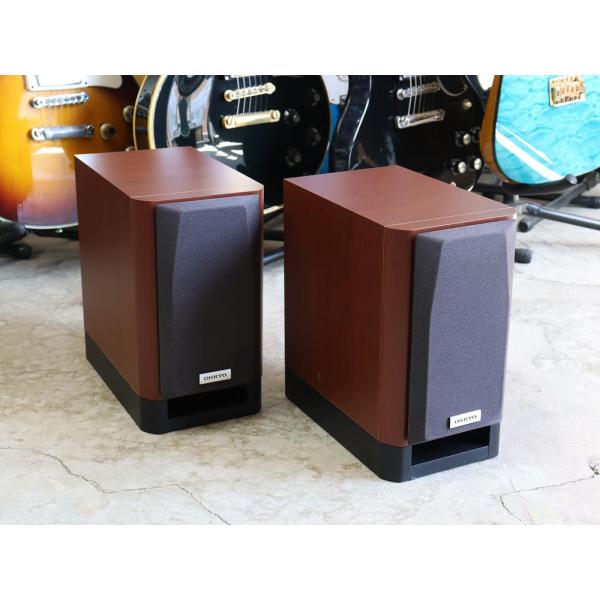 ONKYO D-55EX(D) が中古で入荷しました。小音量でも豊かな響きを実現する10cm N-OMFウーファー、最先端3cmのリングツィーターユニットを装備。バフレス方式の採用により、豊かな低音の再生を可能にしています。写真のように側面...