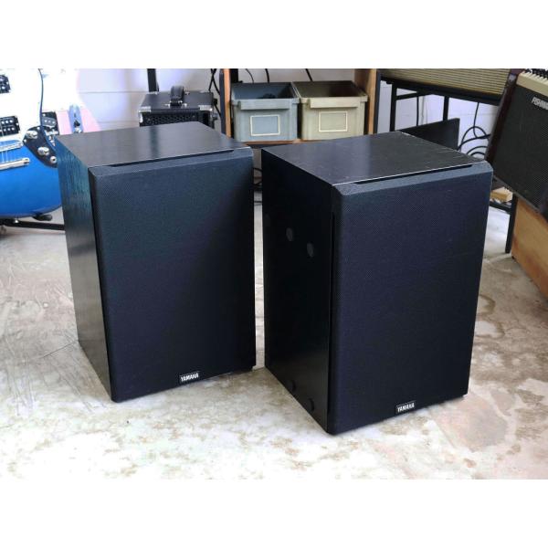 YAMAHA NS-20M スピーカーペアが中古で入荷しました。繊細なサウンドが特徴の3ウェイスピーカー。低音域にはスプルース材を採用した23cmウーファー、中高音域にはカーボネイトチタンを振動板素材に採用した、ツイーター・スーパーツイータ...