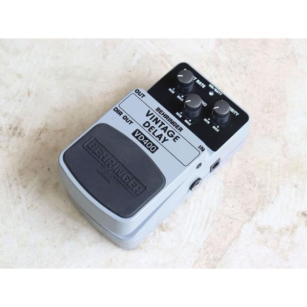 Behringer VD400 VINTAGE DELAYが中古で入荷しました。アナログらしいオールドスクールなディレイサウンド！筐体側面に写真のような傷があるほか、フットスイッチが反応しないことがございます。音声面に関しての問題はございま...