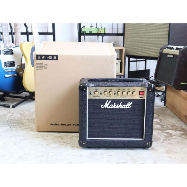 Marshall DSL1C が中古で入荷しました。JCM2000のサウンドを継承した、コンパクトなサイズの真空管アンプ！2つの歪みチャンネルと3バンドEQによって、Marshallらしい輝くようなクリーンから強烈にオーバードライブまで幅広...