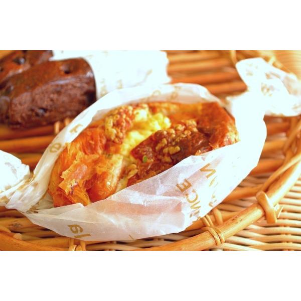 1セット入り数：500枚　 　サイズ　  ：150×150mm（横×縦）　　 材質　　 ：紙　　 特長　　 ：当店人気の「メルシー」柄が描かれたグラシンシートです。　　　　　　　  メルシー柄はデザインの特性上断裁の場所によってデザインの雰...