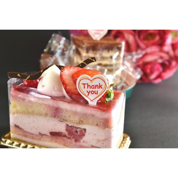 1セット入り数：500枚　 　サイズ　  ：21×26mm（横×縦）　　 材質　　 ：紙/PP　　 特長　　 ：当店オリジナルデザインのハート型のピックです。　　　　 　　　  パンやマフィン等のデコレーションとしてお使い頂けます。　　　　...