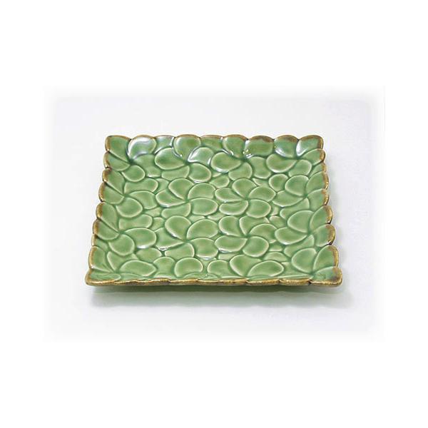 定番アイテム、ジェンガラ定番のフランジパニの花で敷き詰めた傑作デザインプレート。