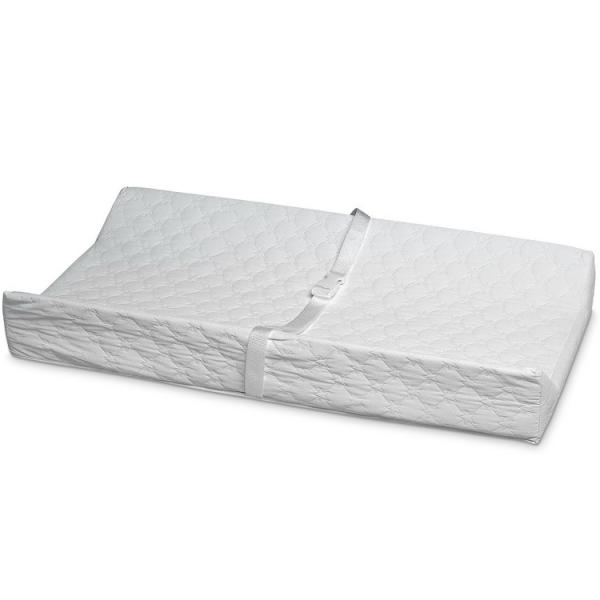 メーカー：Deltaサイズ：81L×40.5W×11.5H cm重さ：1.8kg安全基準：GREENGUARD Gold 認証おむつ交換からお風呂上がりのスキンケアまで軽くてお部屋間の移動も楽々オムツ交換マット。軽いウェーブとウエストベルト...