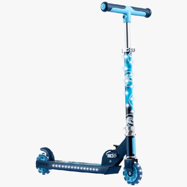 メーカー： JETSONサイズ：本体(約)：L61×W26.6×H73.6cm重さ(約)：2.7kg対象年齢：5歳頃から60kgまで(メーカー参照)子供達が大好きなディズニー ジュラシックの光るのキックスクーター・折りたたみ式・ライトアップ...
