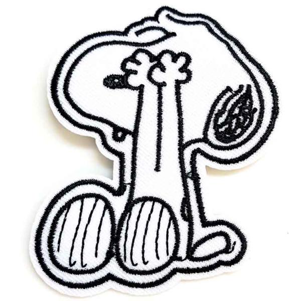 キャラクター：スヌーピーサイズ：縦7.8cm×横6.7cmワッペンを幼稚園のスモックやバッグ、ポーチなどに貼り付けてオリジナルデザインにアレンジ！アイロンで貼り付け可能！接着剤での貼り付けも可！【備考】※こちらの商品はゆうパケット「ポストイ...