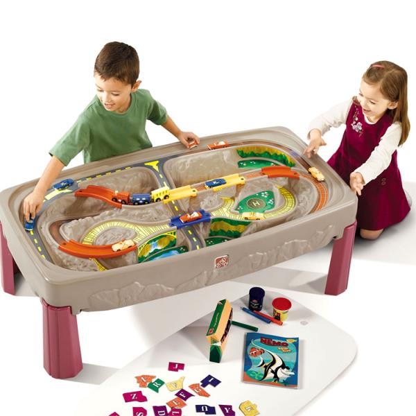 メーカー：STEP2サイズ(約)：40.6×119.4×66 cm / BOX 120.65×67.31×16.51 cm重さ(約)：11.25kg対象年齢：3歳から(メーカー参照)仕様：BRIO, Thomas ＆ Friends, など...