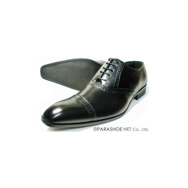 シャープなデザインで、シルエットのきれいな紳士靴。アッパーは柔らかく雨や汚れに強い合成皮革を使用し、ソールは軽量かつ返り（屈曲性）の良い合成ゴム底で、足幅は3E（EEE）〜4E（EEEE）と足入れが良く履きよい靴です。（※製品によって3E表...