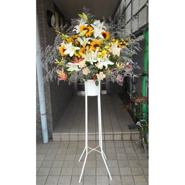 夏用の盛り花です。どこよりも負けず豪華に盛り花を作らせていただきます。その季節に合ったお花をコンサート等終った跡に抜き取り花束にして飾ってください。よいもの沢山盛りさせていただきます。