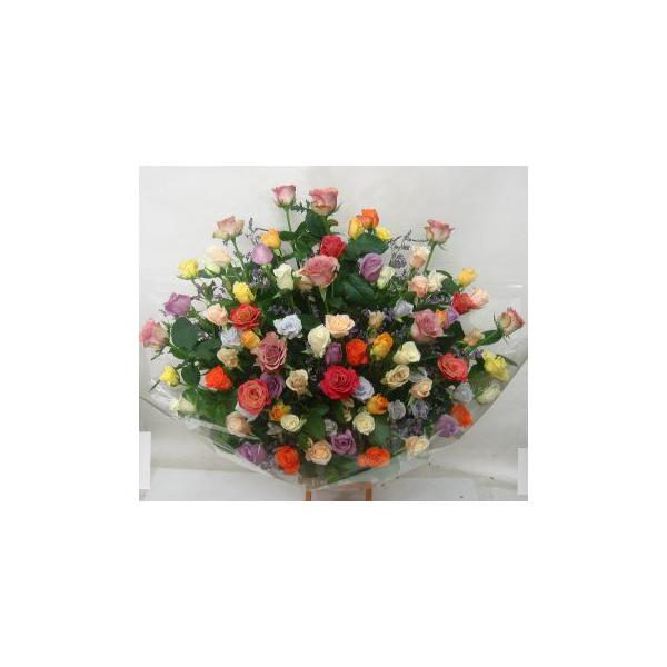 ご覧下さいこのバラのグラデーション<BR>そして・・・数色ミックス薔薇100本のアレンジメントです。<BR>一生に一度は貰ってみたいプレゼント<BR>「バラの花束　100本」永遠の思い出になる事でしょう・...