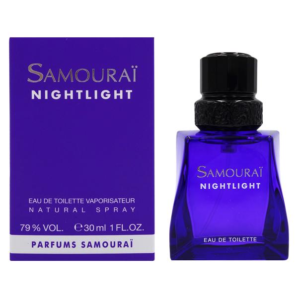 for menトップはパープルグレープの深みのある甘さに満ち溢れ、ミドルではアプリコット、アップル、レッドローズが華やかな力強さを表します。ラストではホワイトアンバーやムスクの甘さが重なり、このフレグランス全体の印象をまとめています。トップ...