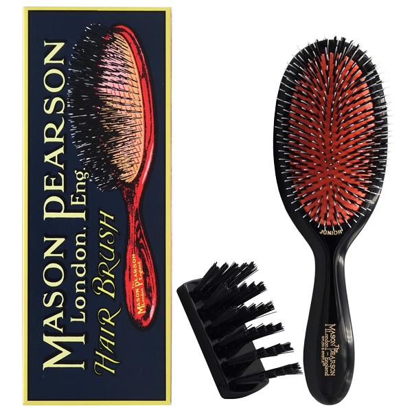猪毛、ナイロン毛をミックスしたタイプで、メイソンピアソンのラインナップの中で2番目に大きいサイズのヘアブラシです。ナイロン毛を交ぜるでくし通りがよく、幅広い髪質の方にお使いいただけます。また、標準よりやや大きめのサイズ感のため、しっかりとブ...