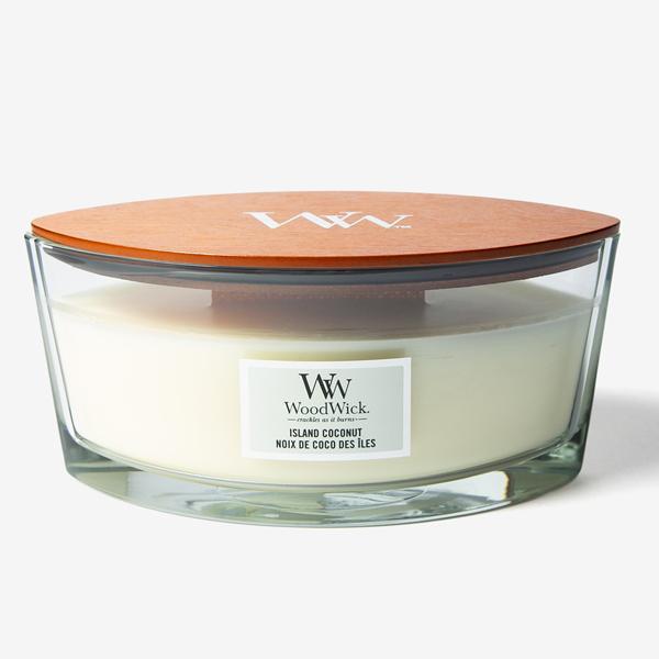 アメリカ生まれのキャンドル・フレグランス『WoodWick』は、エッセンシャルオイルを贅沢に使用したナチュラルで豊かな香りと、木製芯によるパチパチとした音が特徴です。灯をともすとまるで暖炉の前でくつろいでいるかのような心地よい音と灯の揺らめ...